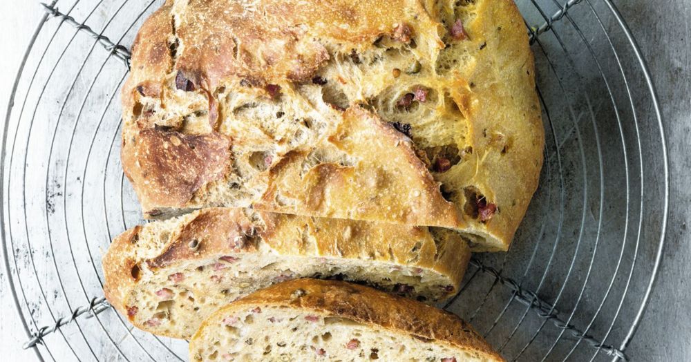 Pfeffriges Speck-Brot Rezept | Küchengötter