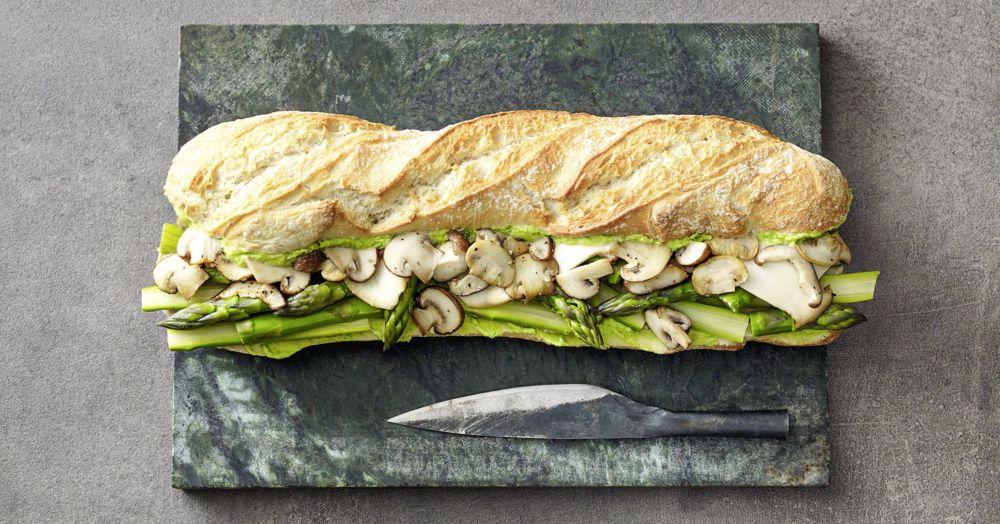 Veganes Baguette mit Pilzen, Spargel und Bohnen Rezept | Küchengötter