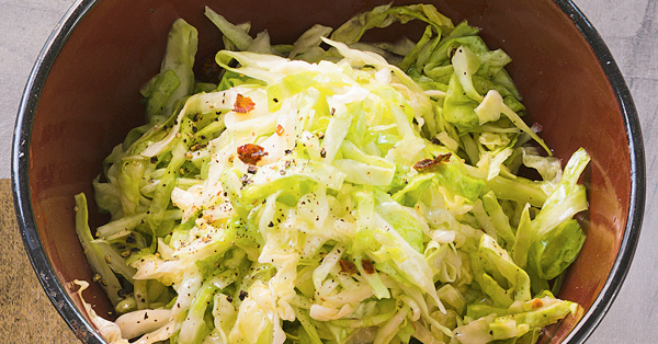 Spitzkohlgemüse mit Ingwer Rezept | Küchengötter