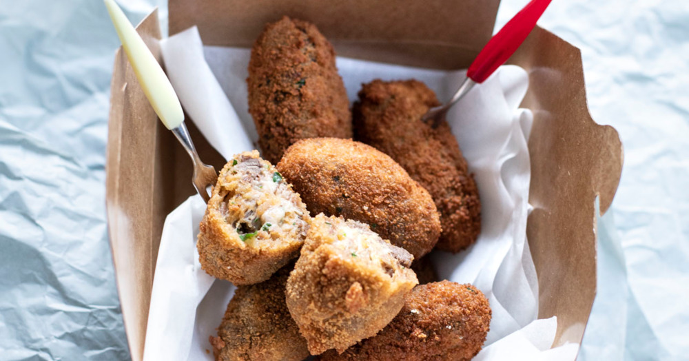 Kroket – niederländische Frikadelle mit Fleischfüllung | Küchengötter