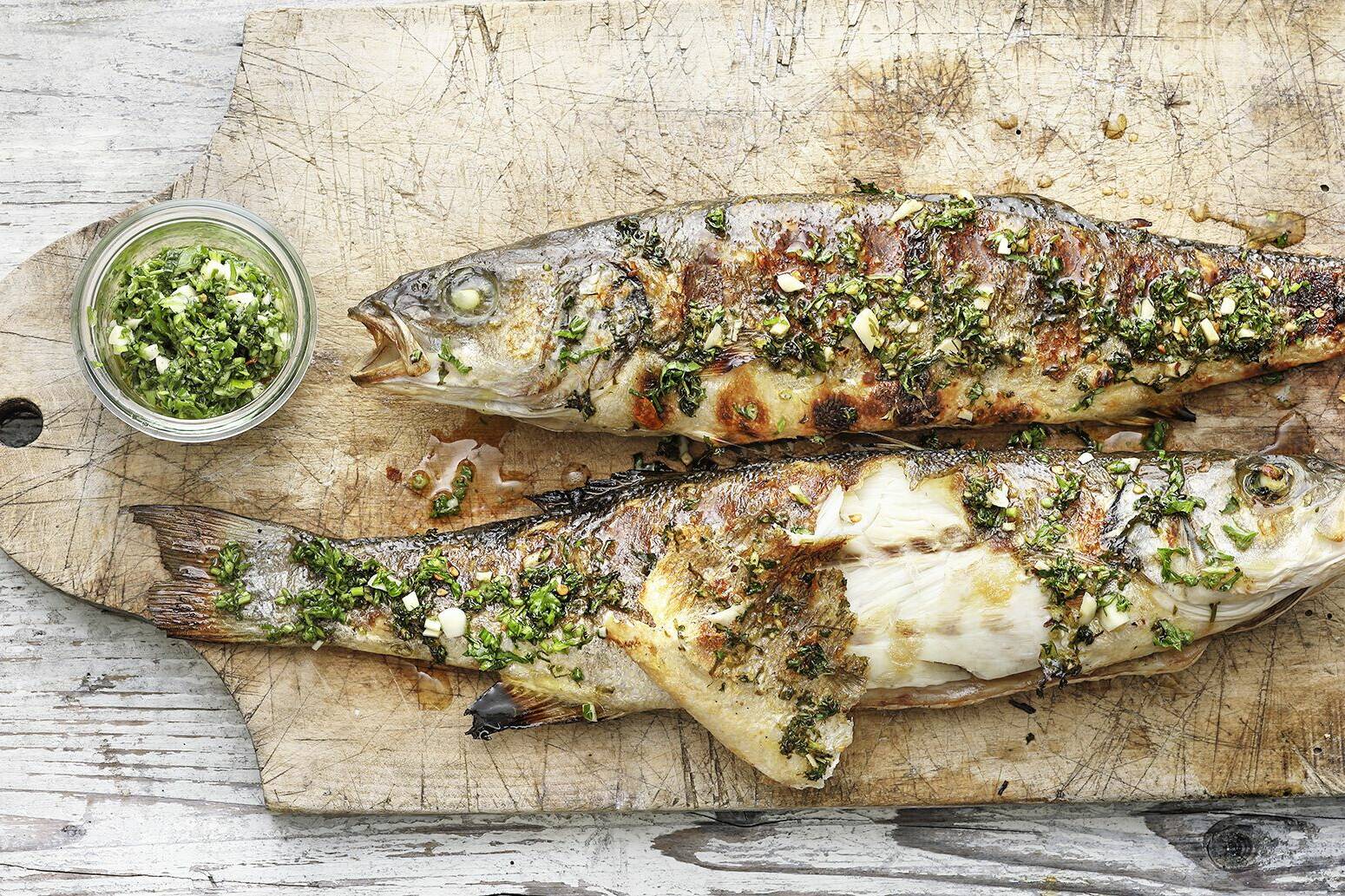 Gegrillter grüner Hering Rezept | Küchengötter