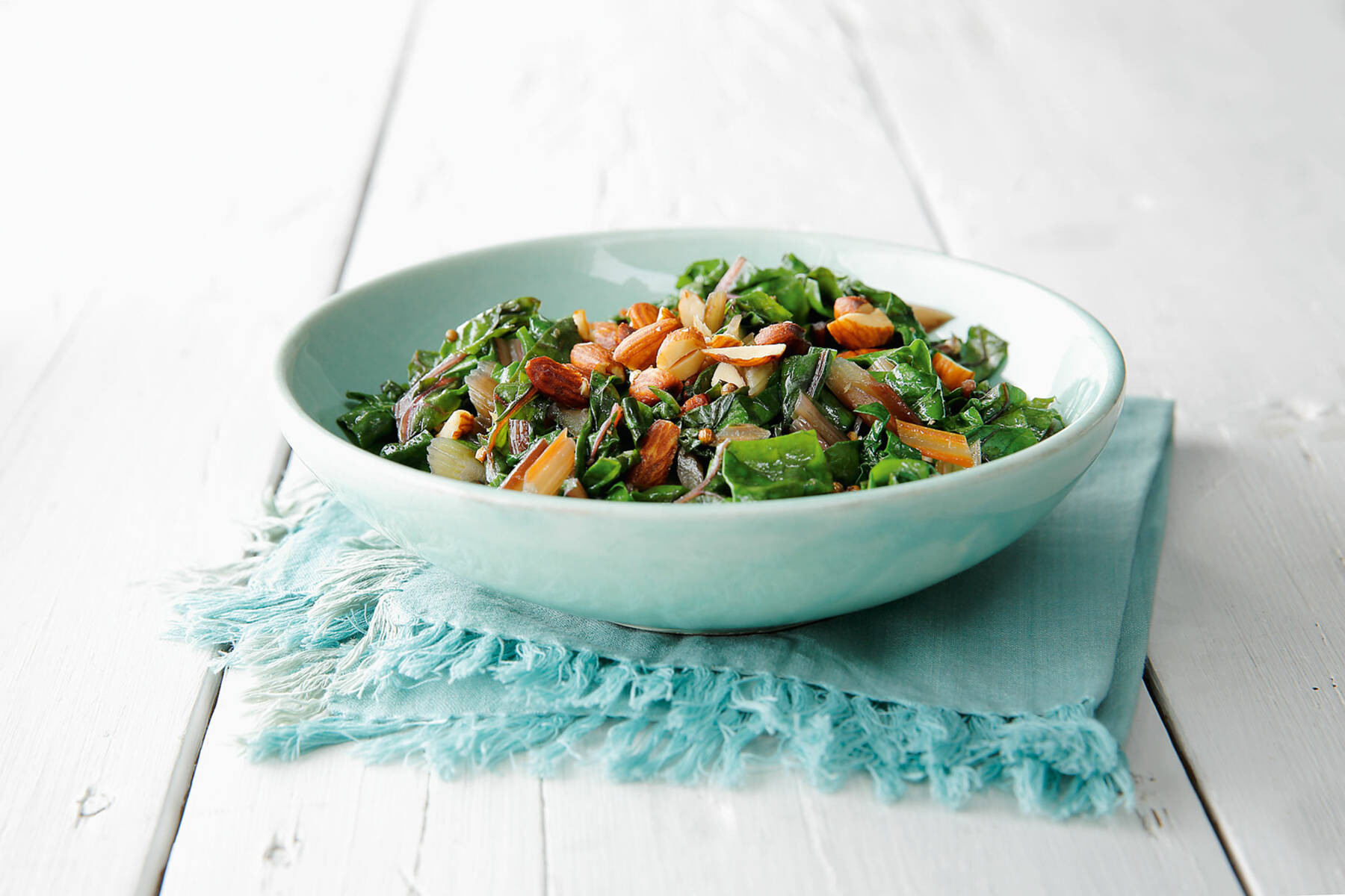 Veganer Mangold mit Rauchmandeln | Küchengötter