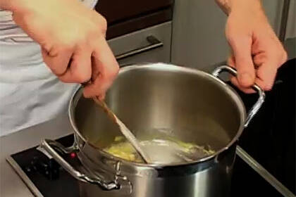 Mehlschwitze einfach und richtig zubereiten | Küchengötter