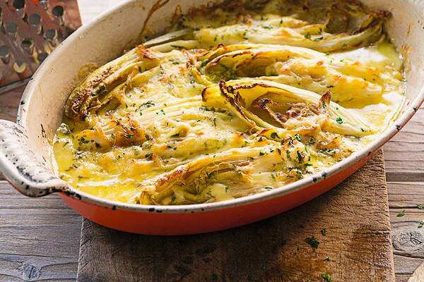 Gratinierter Chicorée in Honigsenf-Sahne Rezept | Küchengötter