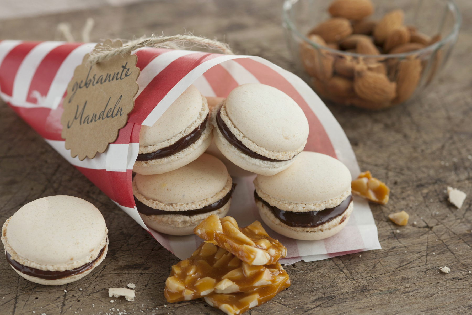Macarons mit gebrannten Mandeln Rezept | Küchengötter