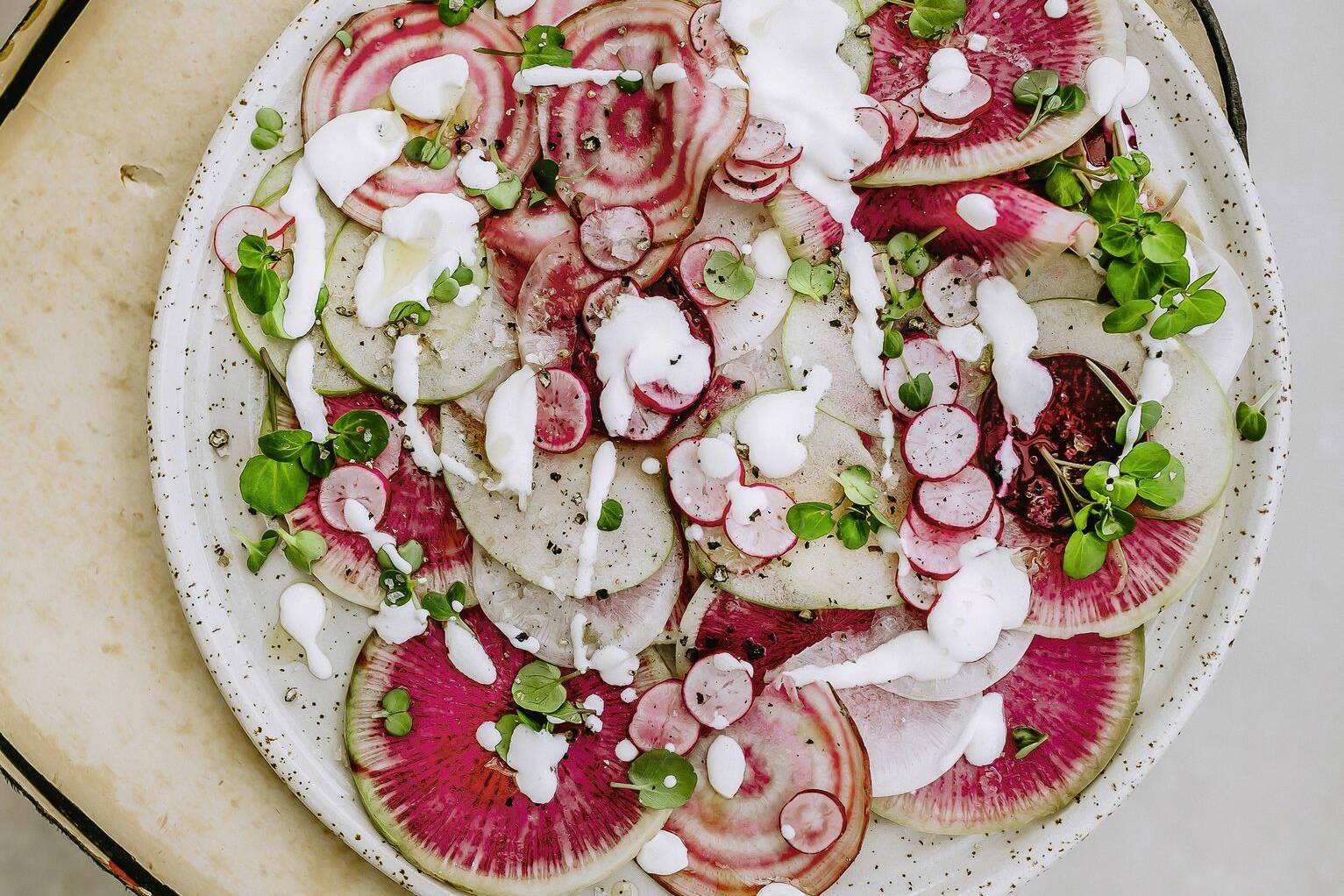 Rote-Bete-Salat mit Rettich und Radieschen Rezept | Küchengötter