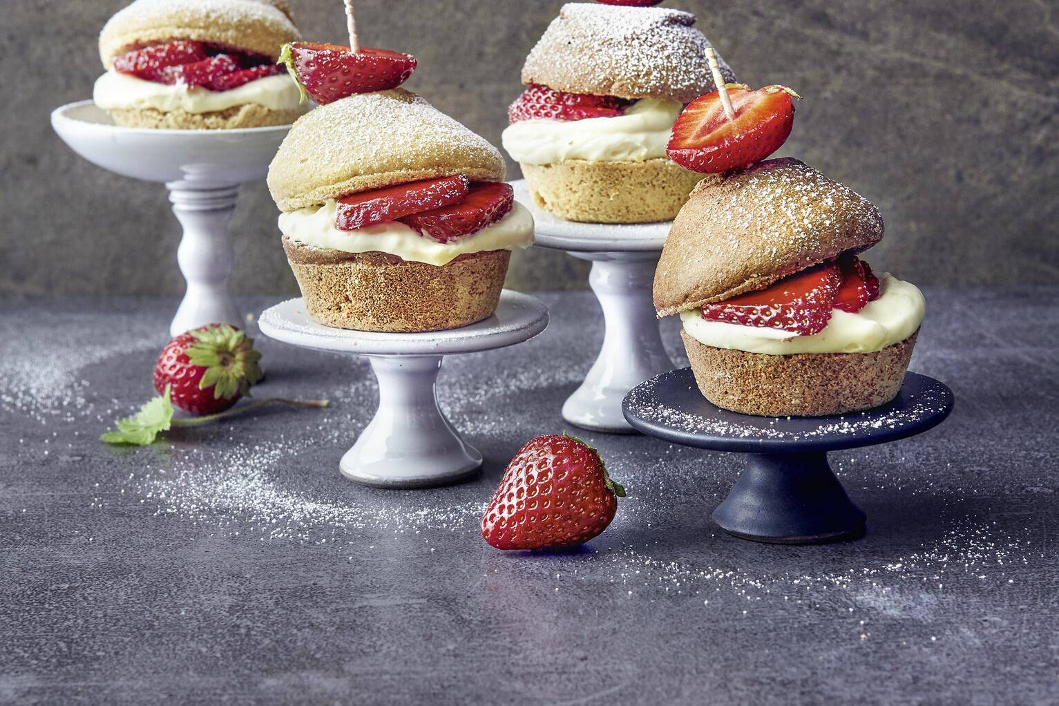 Puddingburger mit Erdbeeren Rezept | Küchengötter