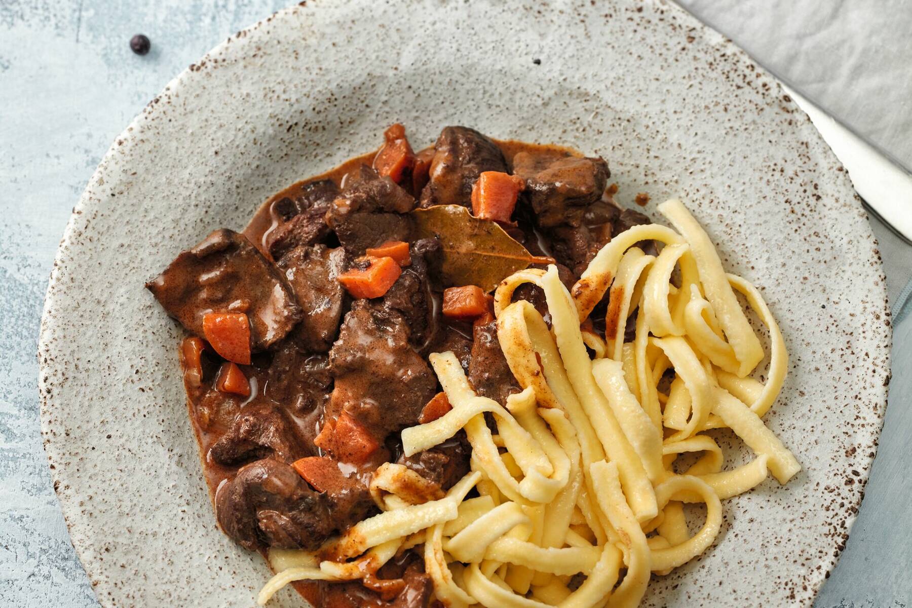 Rehragout mit Gemüse Rezept | Küchengötter