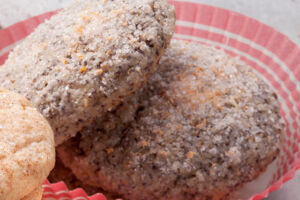 Schnelle weiße Schoko-Mohn-Cookies Rezept | Küchengötter