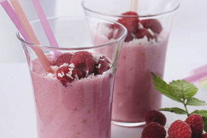 Himbeer-Kokos-Cocktail Rezept | Küchengötter
