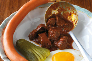 Saftgulasch nach Wiener Art | Johann Lafer Rezept | Küchengötter