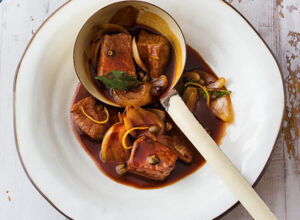 Pfeffer-Potthast mit Kartoffeln Rezept | Küchengötter