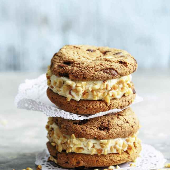 Schnelle Keks-Sandwiches mit Vanillecreme Rezept | Küchengötter