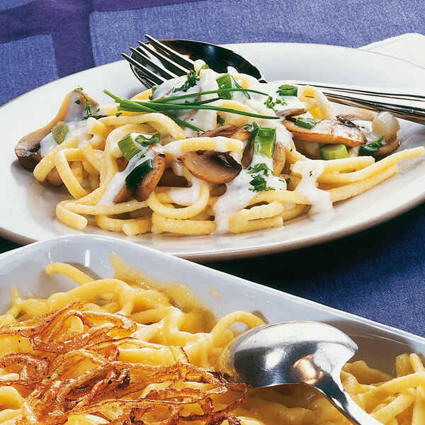 Spätzle mit Fleisch-Pilz-Sauce Rezept | Küchengötter