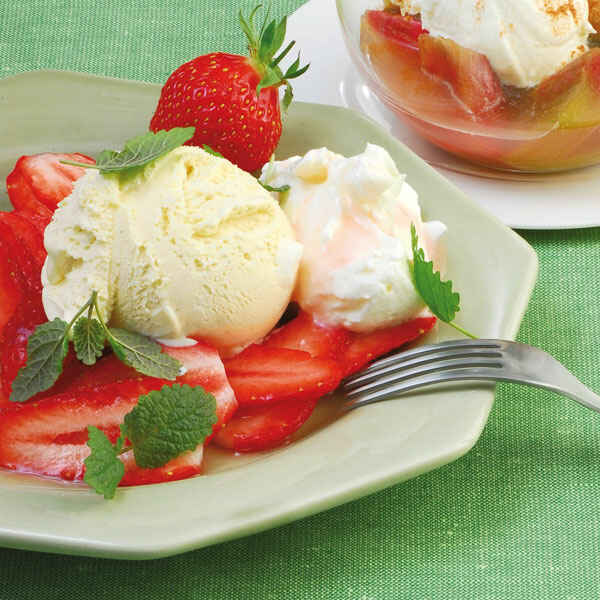 Mango-Parfait mit Erdbeeren Rezept | Küchengötter