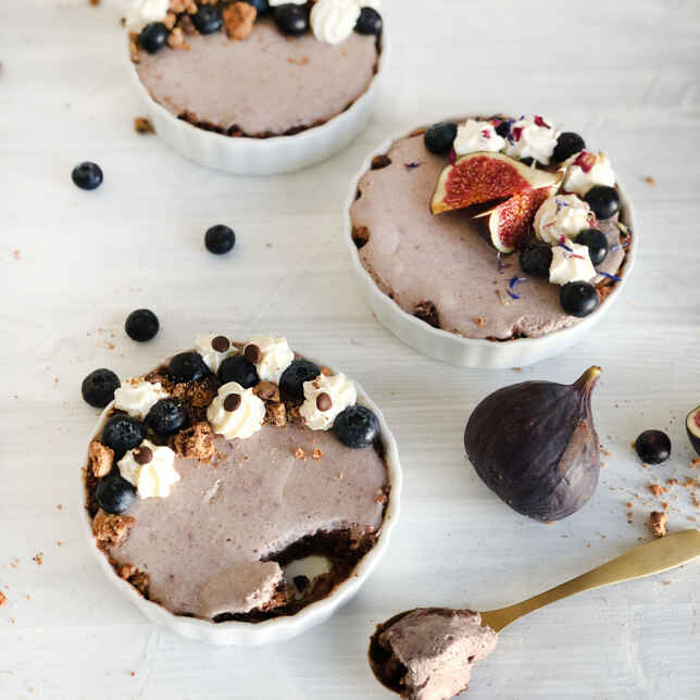 Brombeer-Tartelettes mit Tonka-Mousse Rezept | Küchengötter