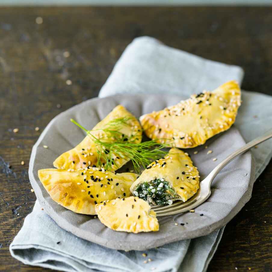 Sambusak mit Spinat und Schafskäse Rezept | Küchengötter