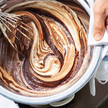 Schokoparfait mit Krokant Rezept | Küchengötter