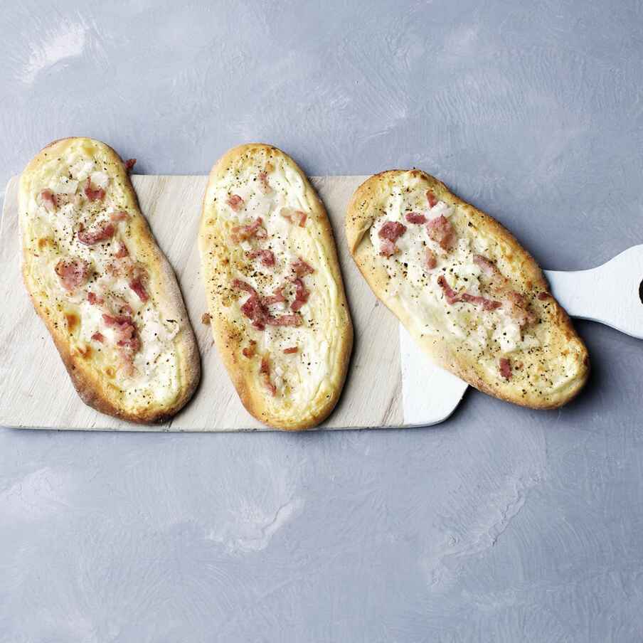Schnelle Handbrote mit Speck Rezept | Küchengötter