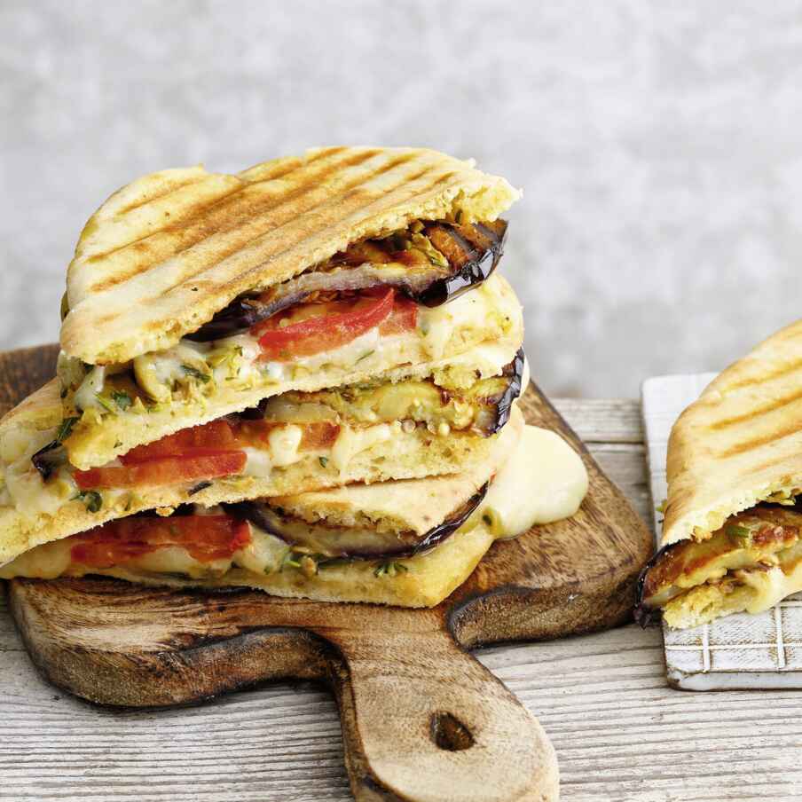 Auberginen-Tapenade-Panini Rezept | Küchengötter