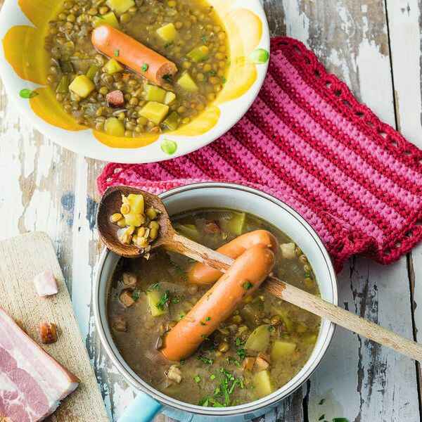 Linsensuppe mit Würstchen Rezept | Küchengötter