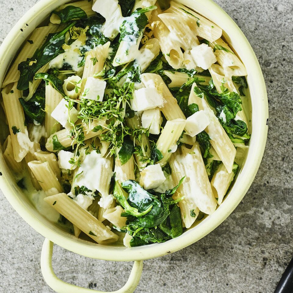 One Pot Pasta Mit Spinat Feta Rezept K cheng tter One Pot Pasta Mit Spinat Feta Rezept K cheng tter